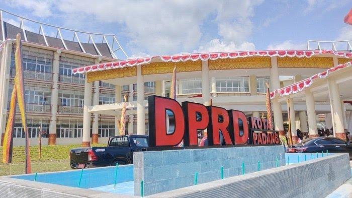 DPRD Padang Tetapkan Struktur Komisi dan Bapemperda untuk 2024-2029 ...
